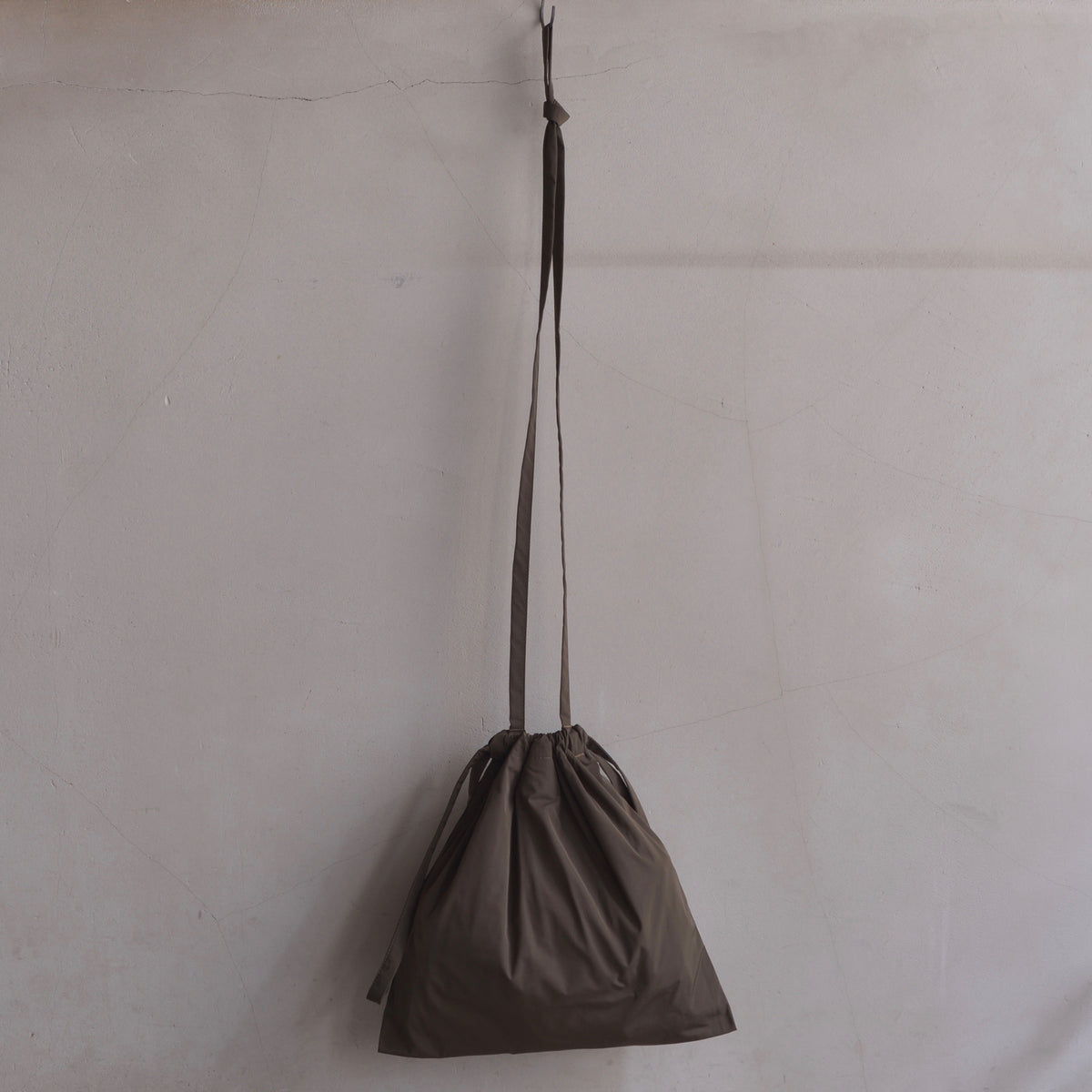 formuniform｜フォームユニフォーム｜ Drawstring Bag with Strap SS｜Khaki – Roundabout & OUTBOUND