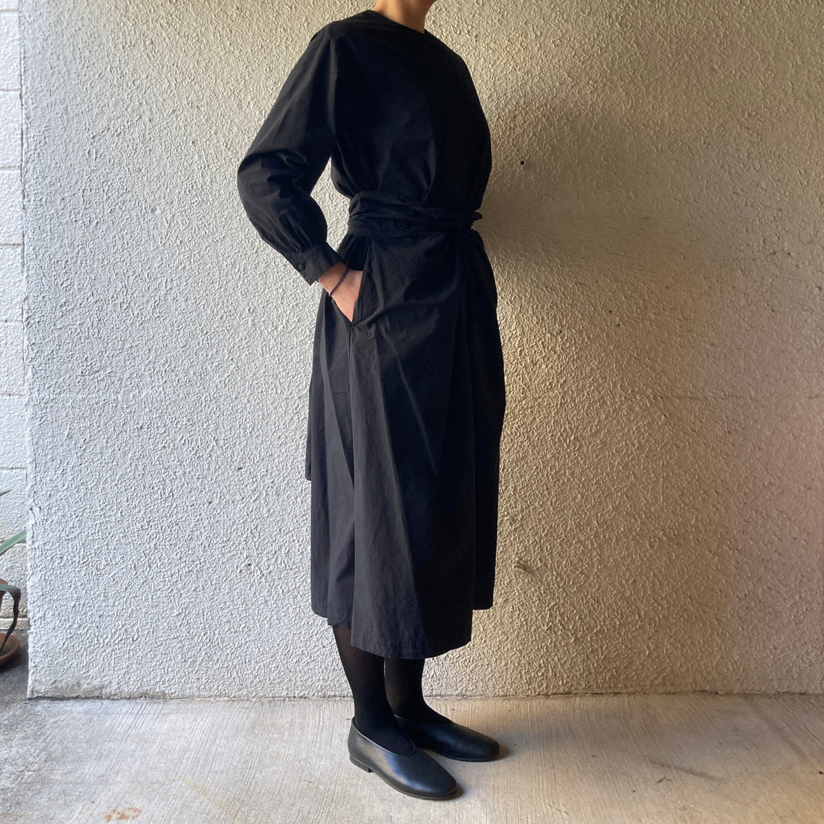 COSMIC WONDER｜21CW17327｜Organic cotton broadcloth wrapped dress｜Black ...