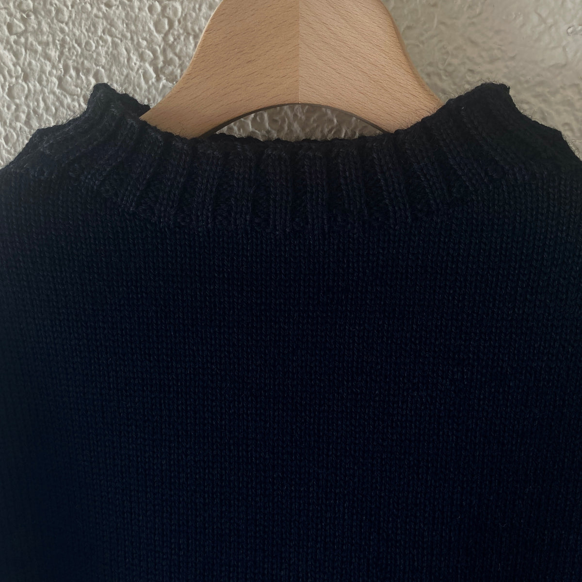 Guernsey Woollens｜ガンジーウーレンズ｜Guernsey Traditional｜Black – Roundabout ...